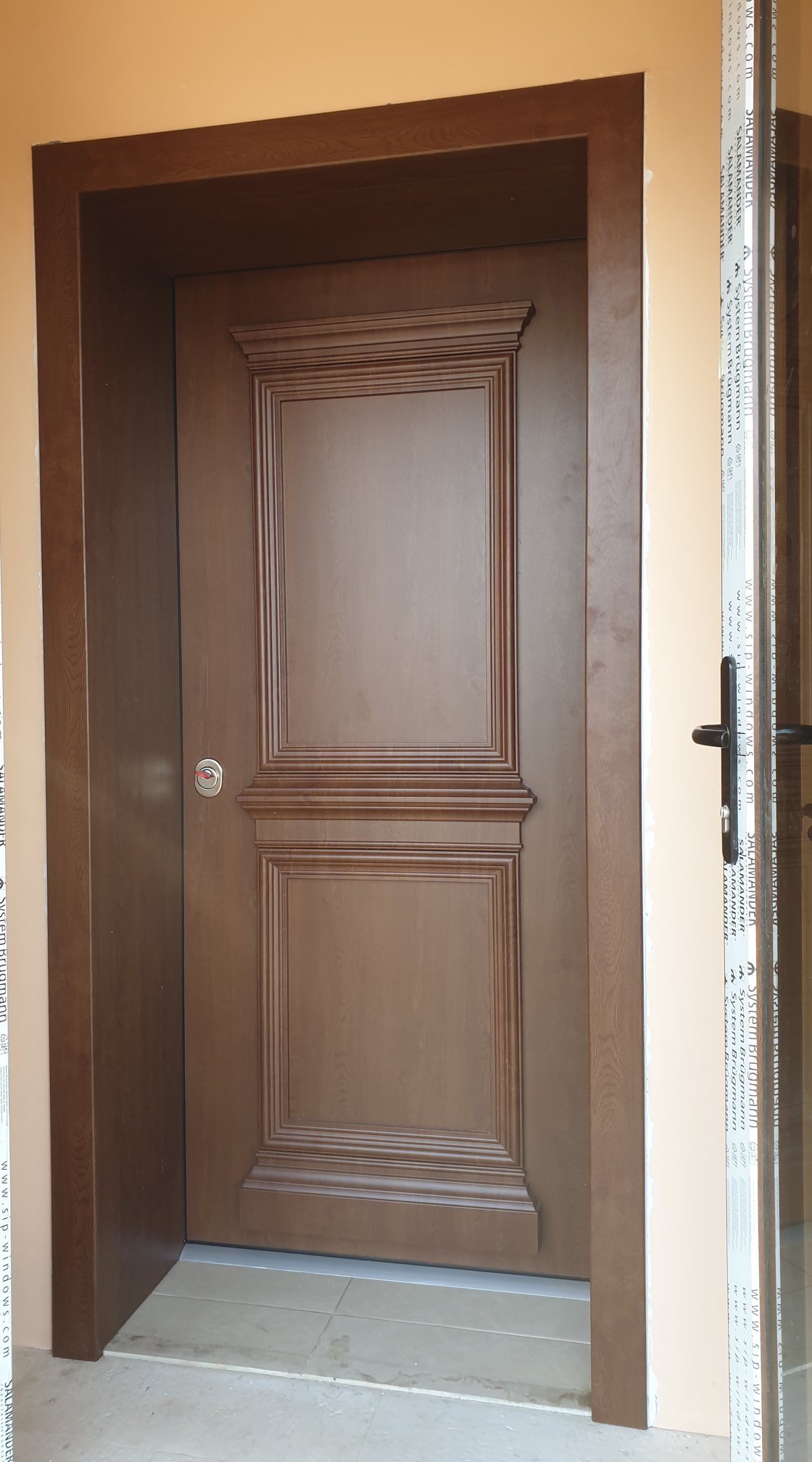 Lucrari - Usi Metalice Exterior Case si Apartamente | Luxury Home Style ...